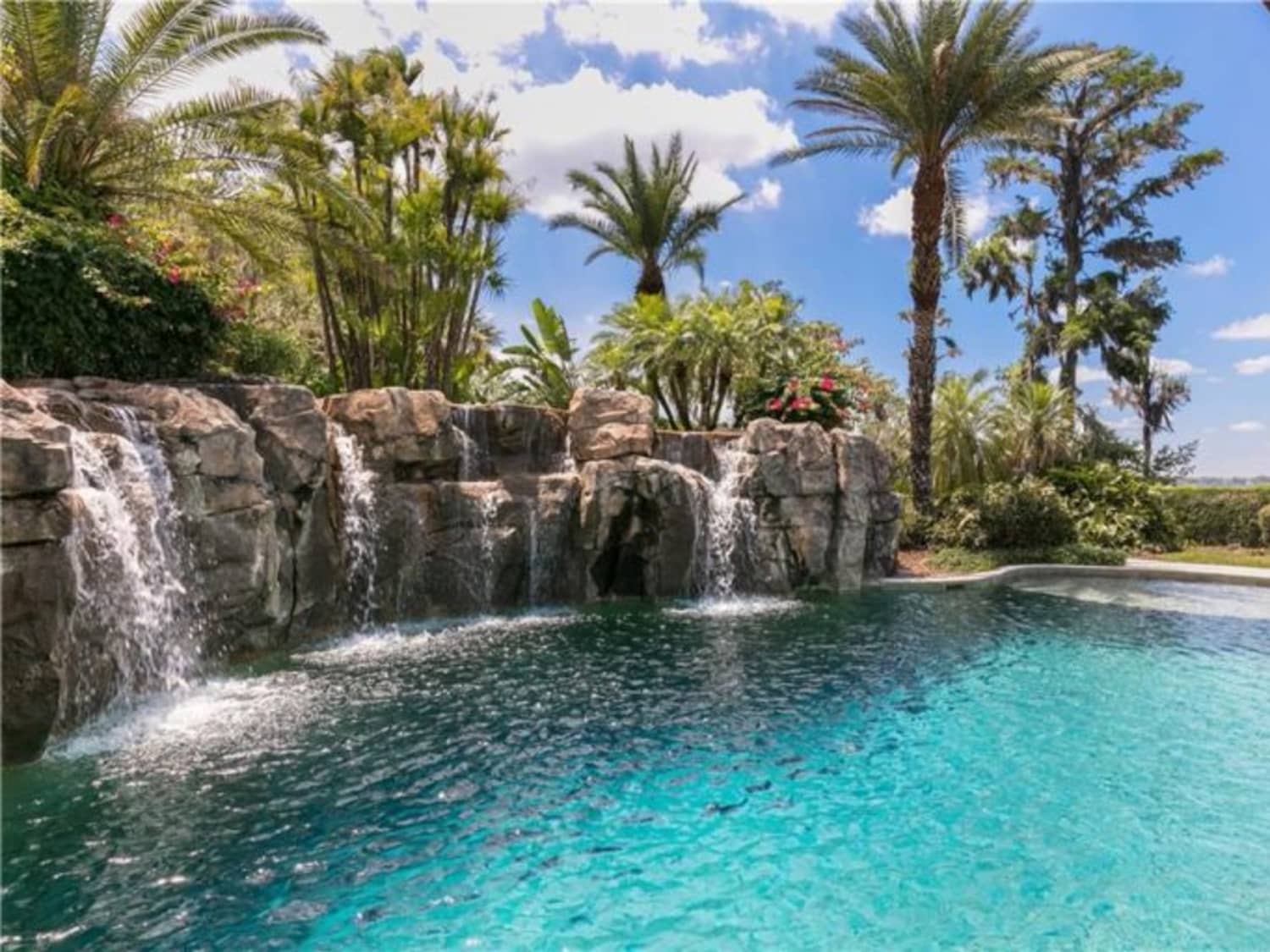Celebrity Pools 60 Photos - Moonagedaydream.film