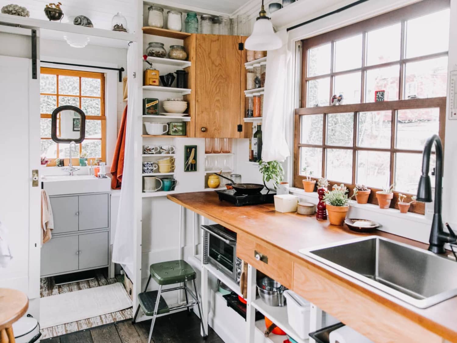 Under kitchen cabinet storage store