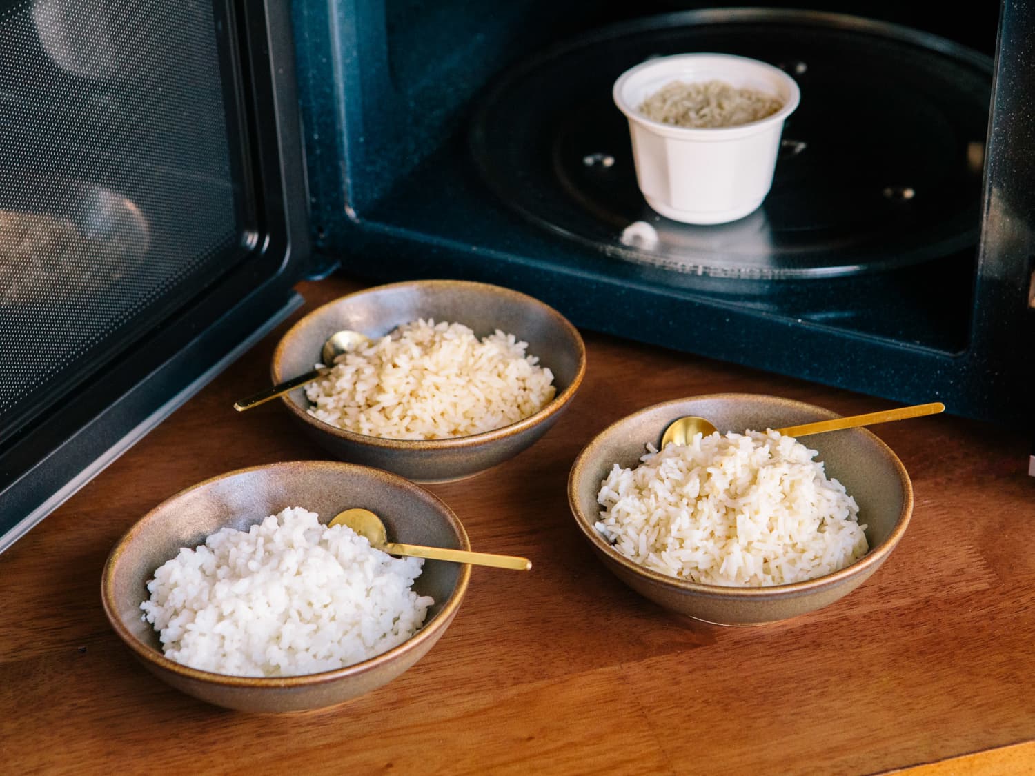how to boil rice in microwave