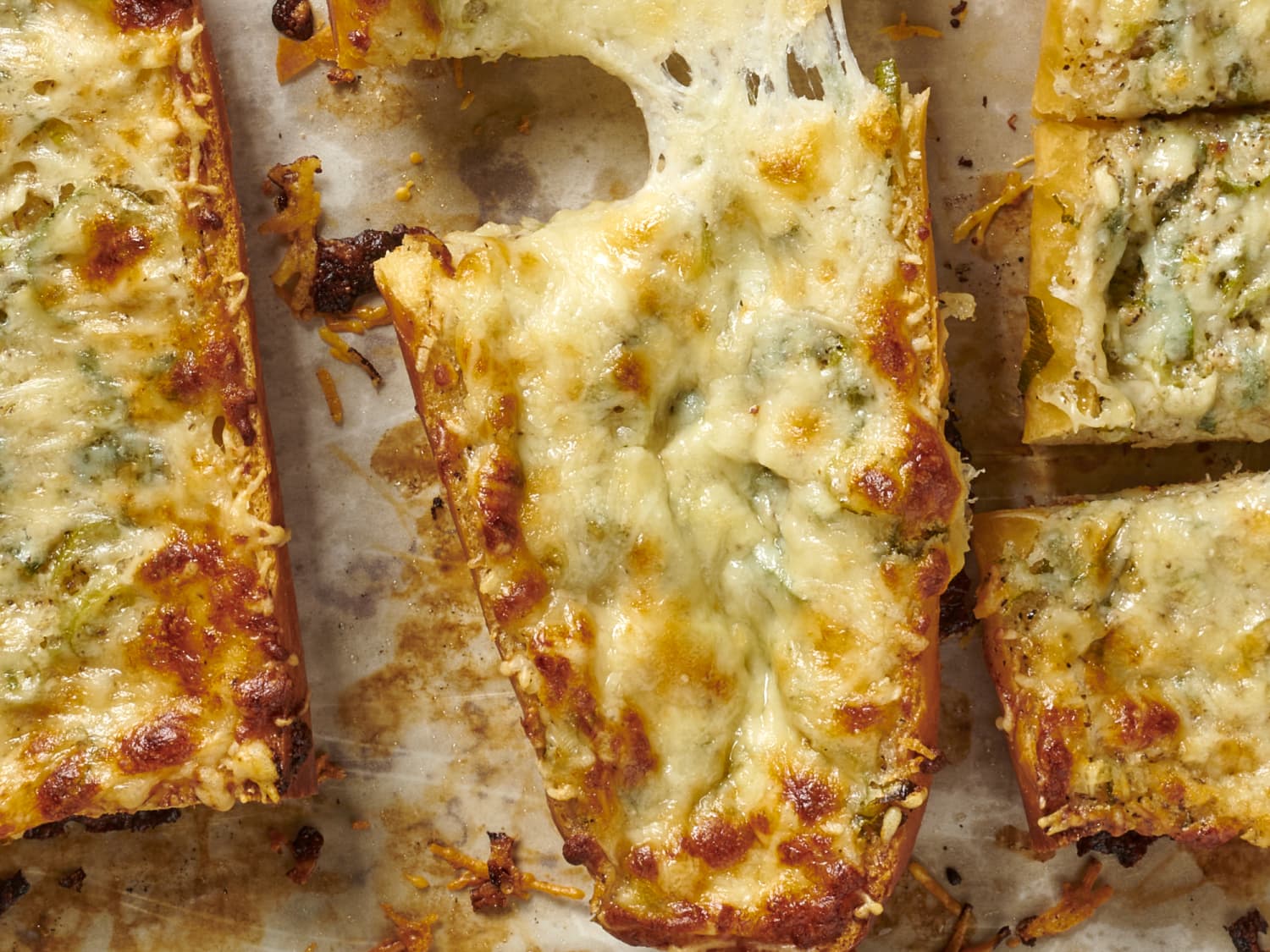 cheesy garlic bread description