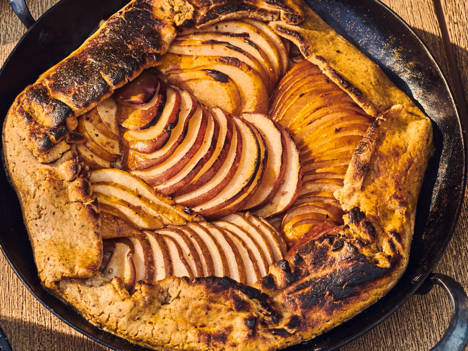 how to cook a pizza in an outdoor pizza oven