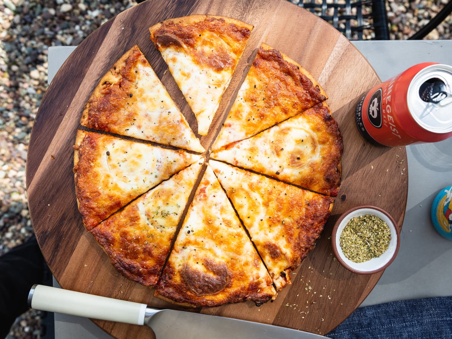 how to cook a pizza under the grill