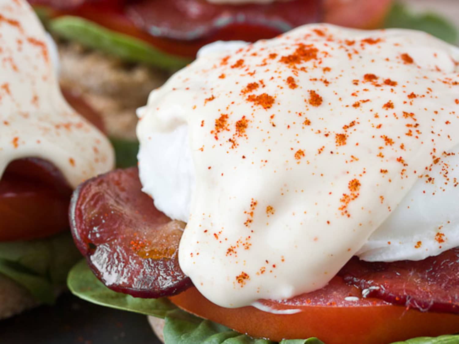 how to cook poached eggs for eggs benedict