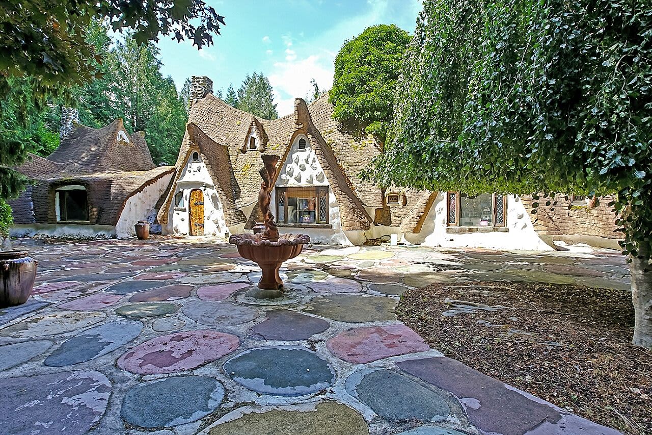 This Fairytale Cottage in Washington Is a Replica of Snow White’s House ...