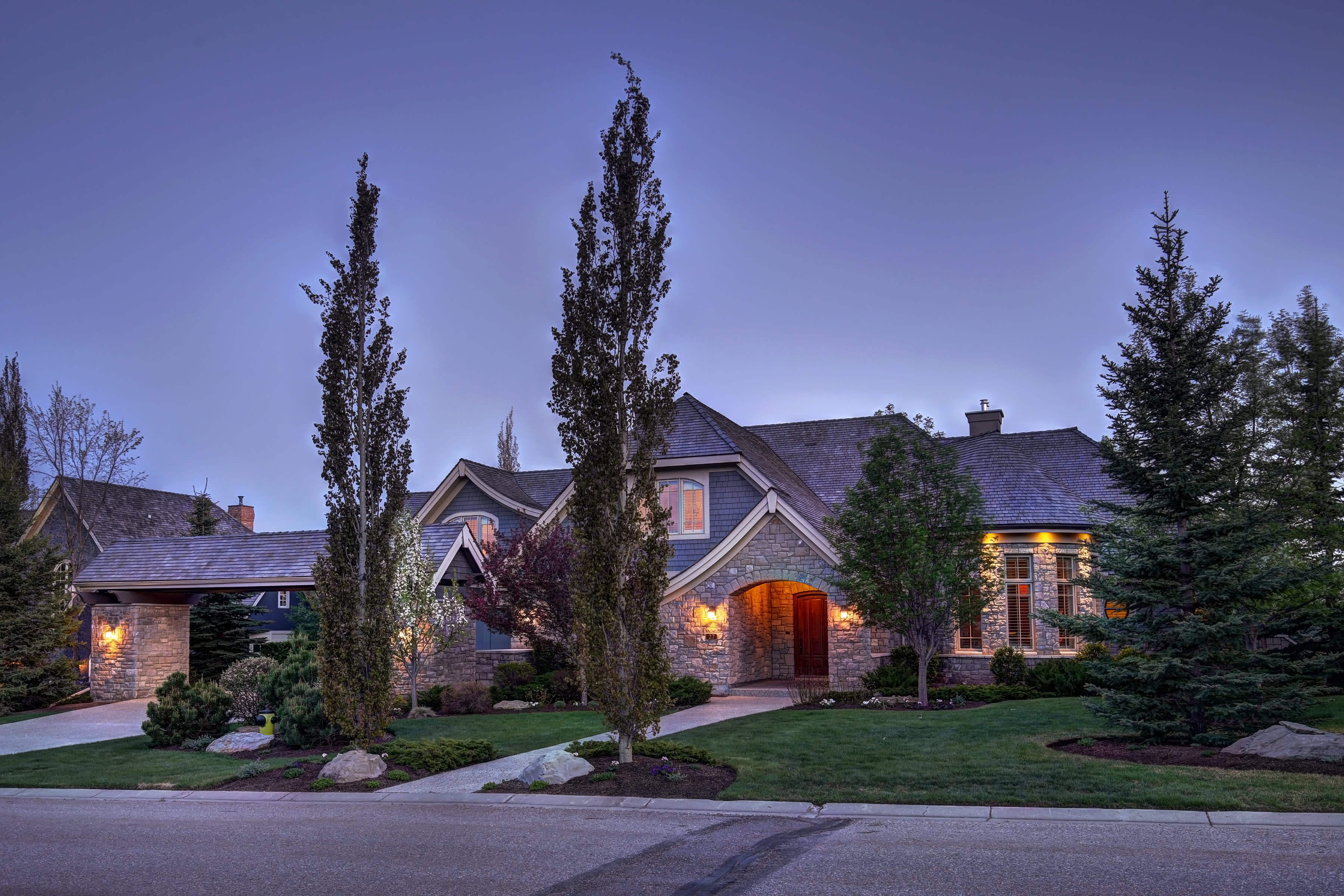 27 Granite Ridge, Calgary, Alberta, Canada | Apartment Therapy