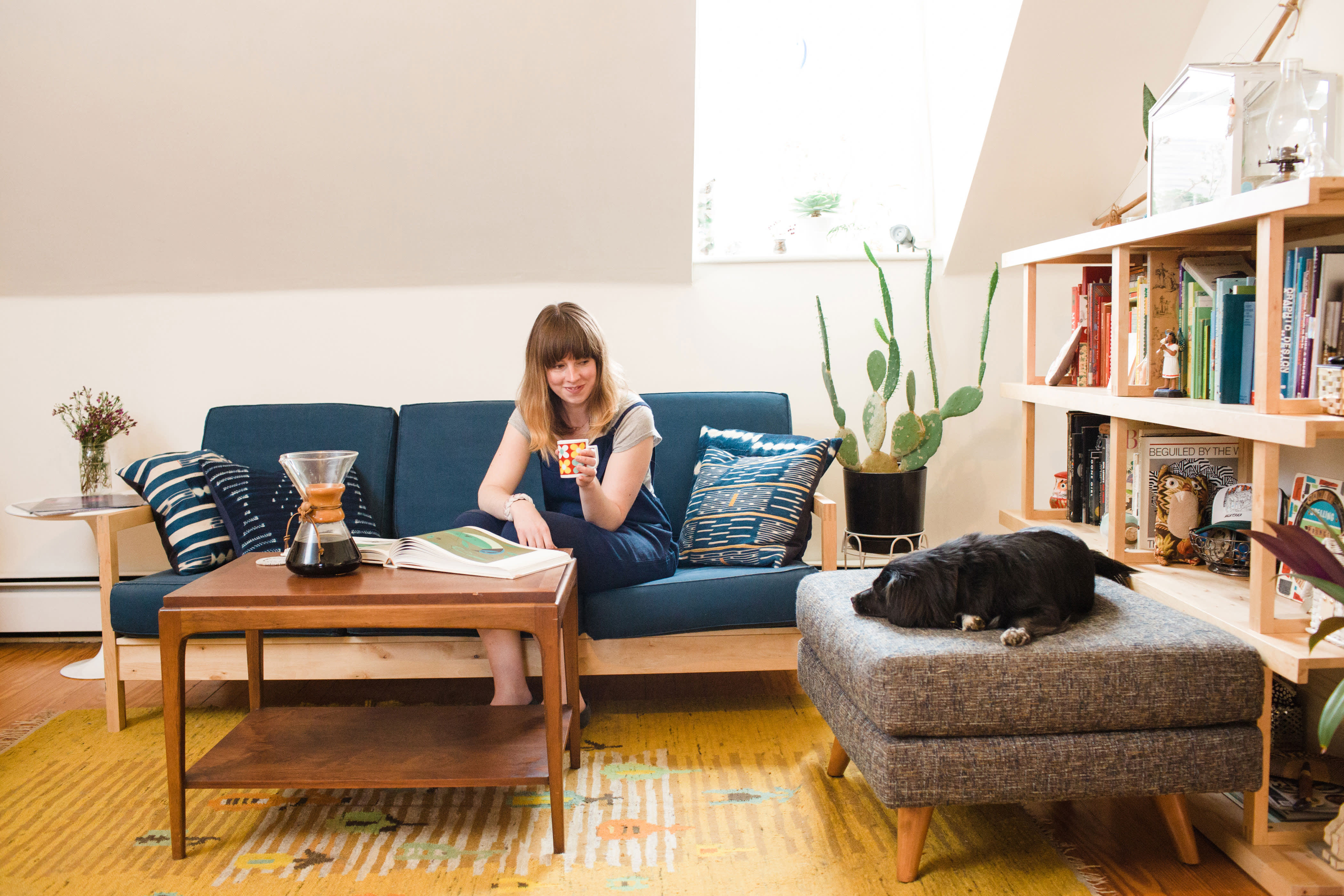 House Tour: A Graphic Designer's Colorful Providence Home | Apartment ...