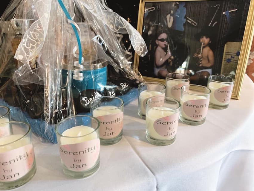Friends Surprise Bride With “The Office”-Themed Bridal Shower ...