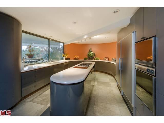 6 Celebrities that Rent, Just Like You | Apartment Therapy