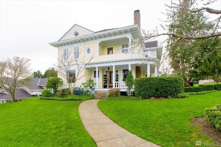 The 10 Things I Hate About You - Real House For Sale | Apartment Therapy