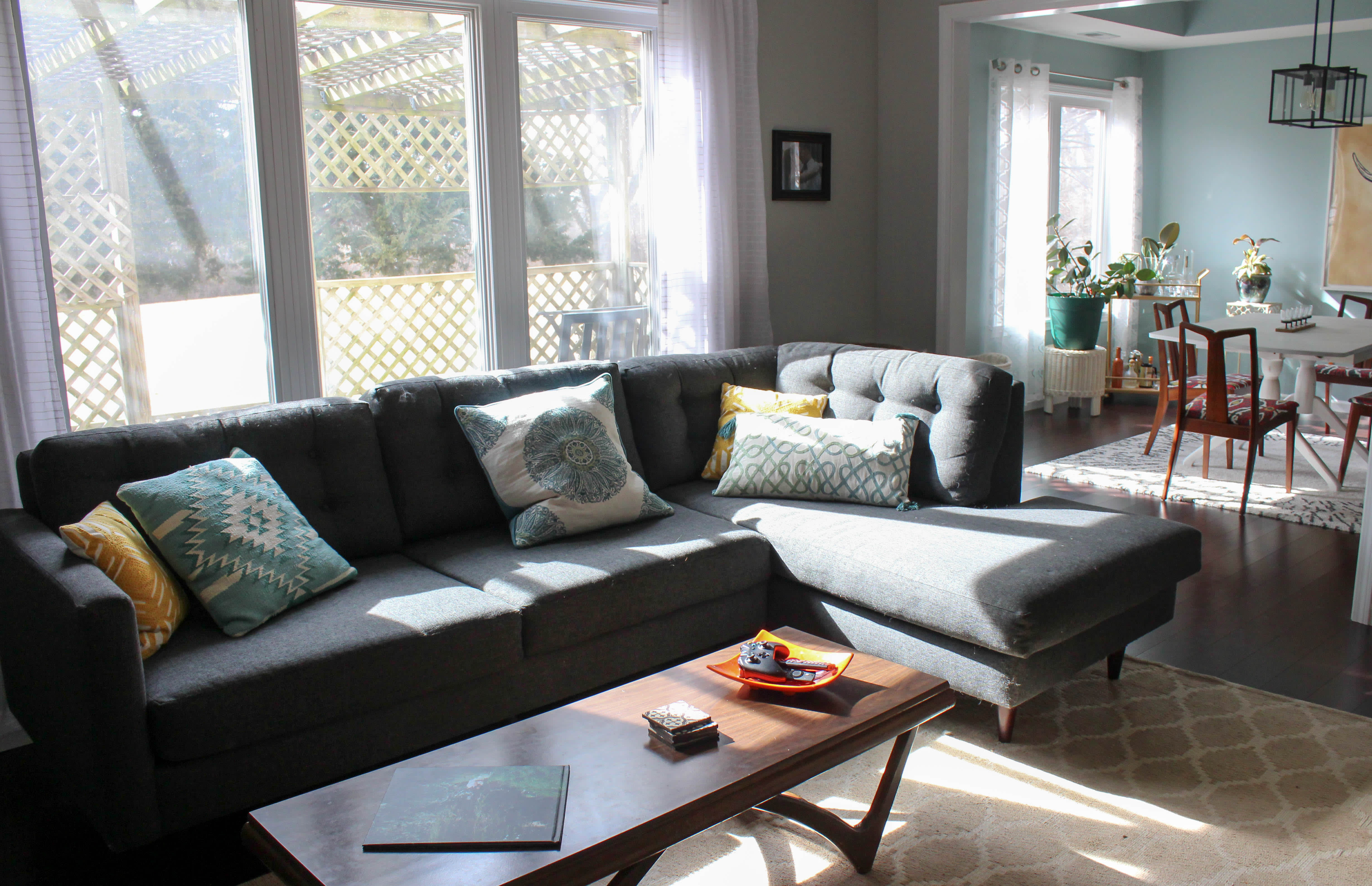 A “Once Cookie Cutter Home” Full of Art & Personality | Apartment Therapy