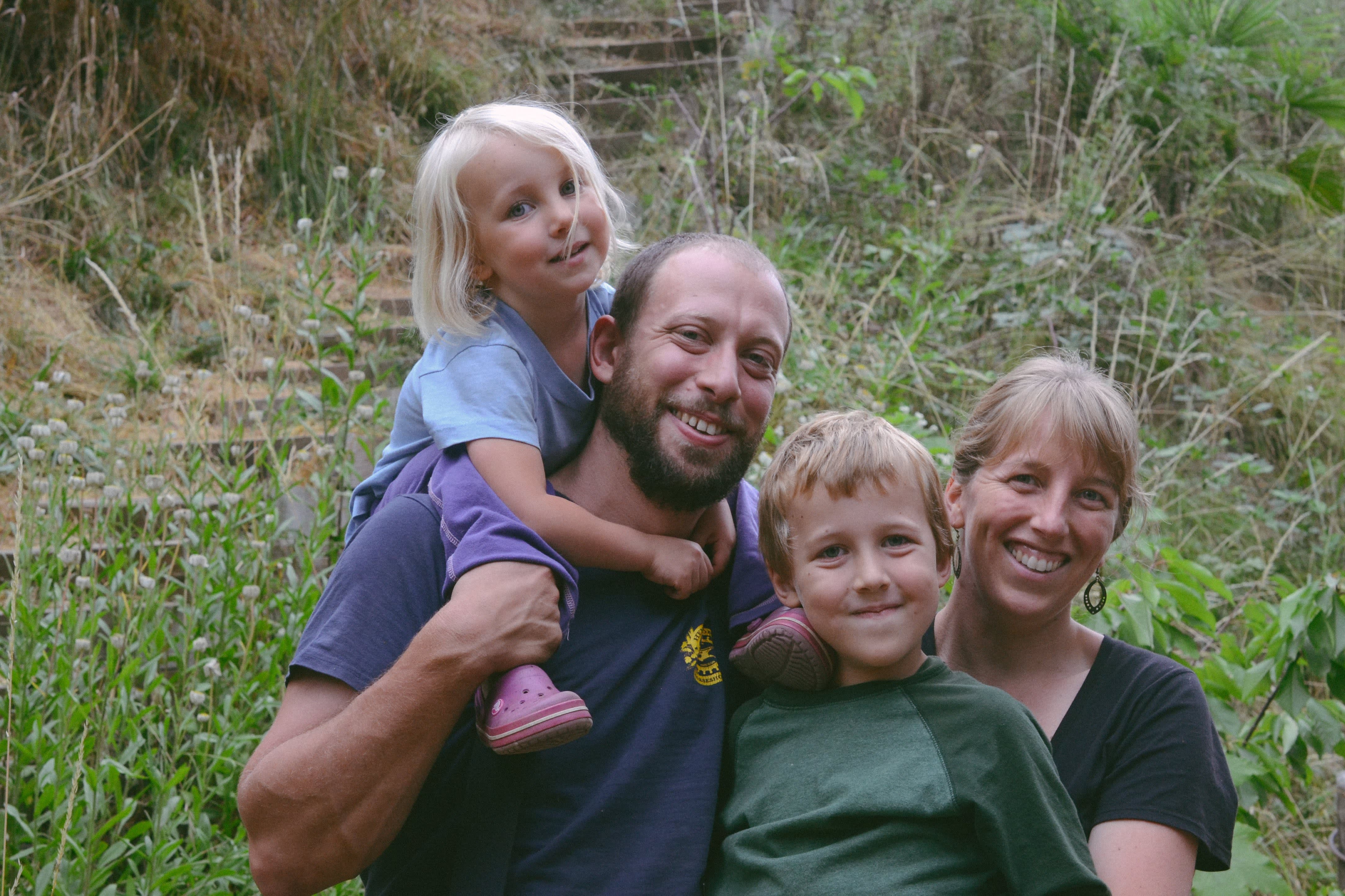 How Henry Storch Became a Professional Migratory Beekeeper | The Kitchn