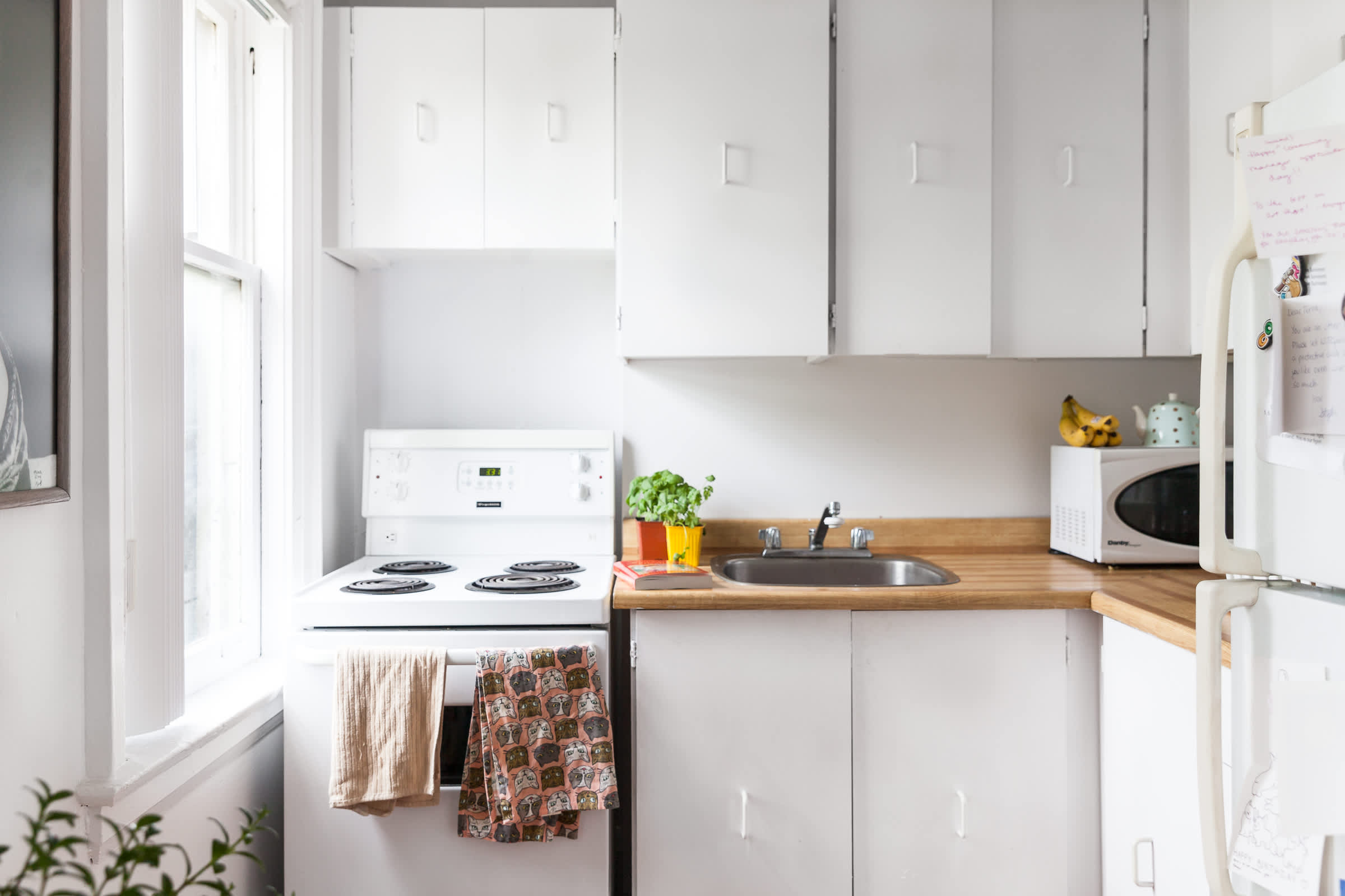 I Tried The Viral Cif Cream Cleanser On My Dirty Oven and It Worked ...