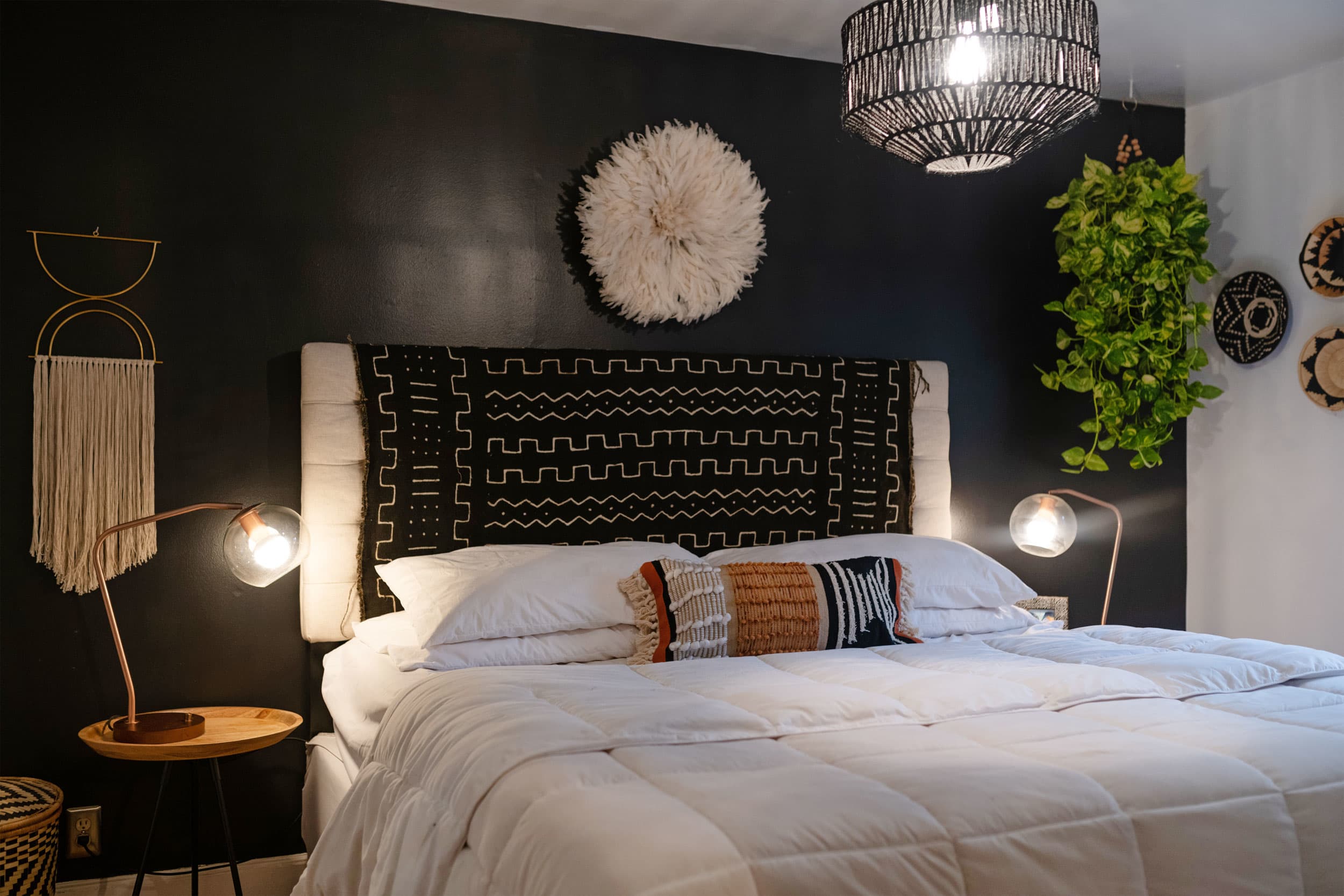 Black wall bedroom decor store