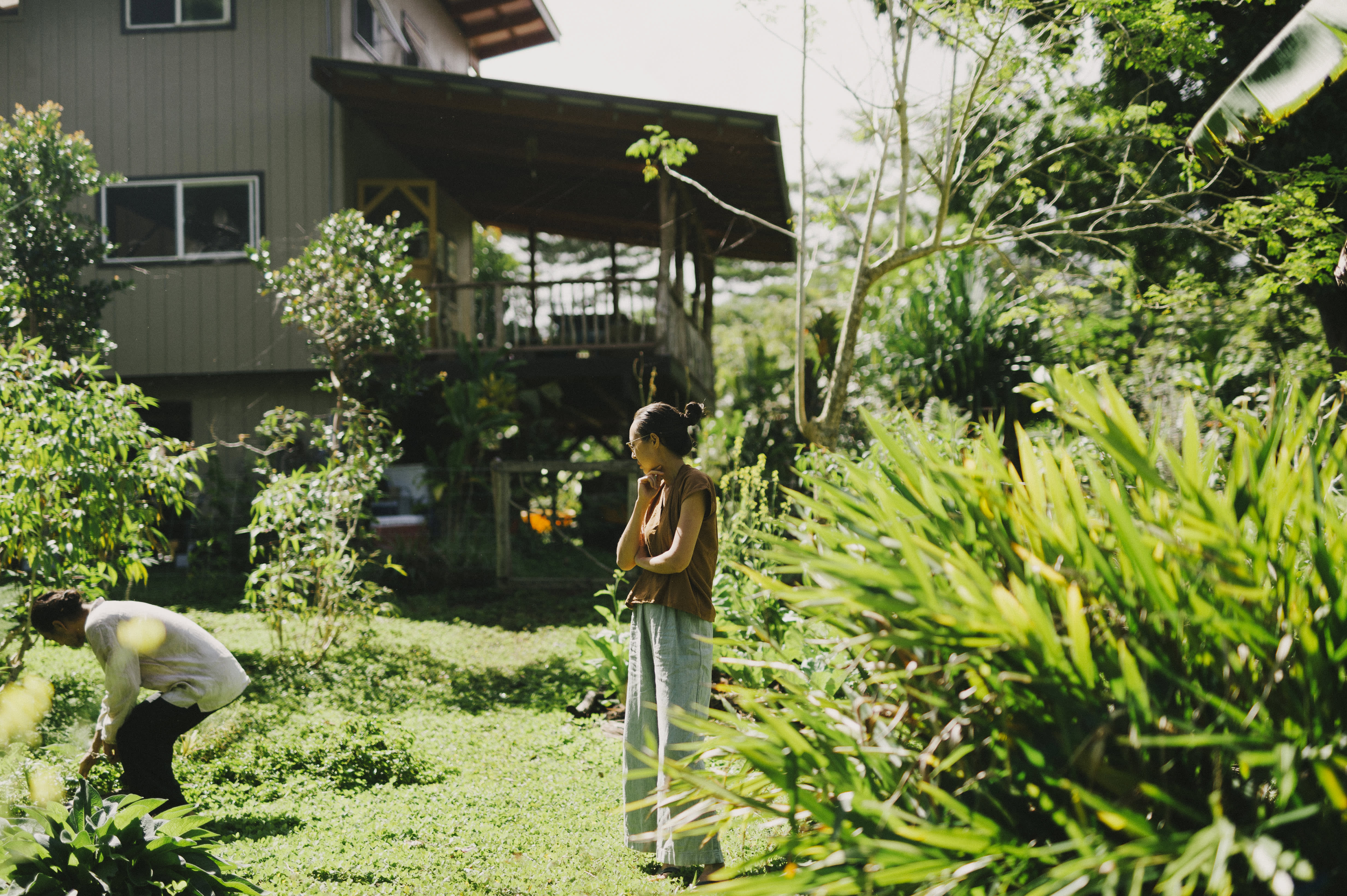 The 4 Colors That Are Most Likely to Attract Mosquitoes, According to ...