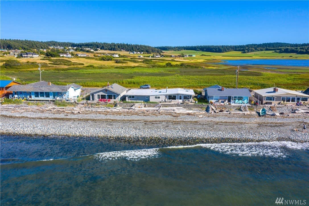 Beach Houses for Sale — 2647 West Beach Rd, Oak Harbor, WA | Apartment ...