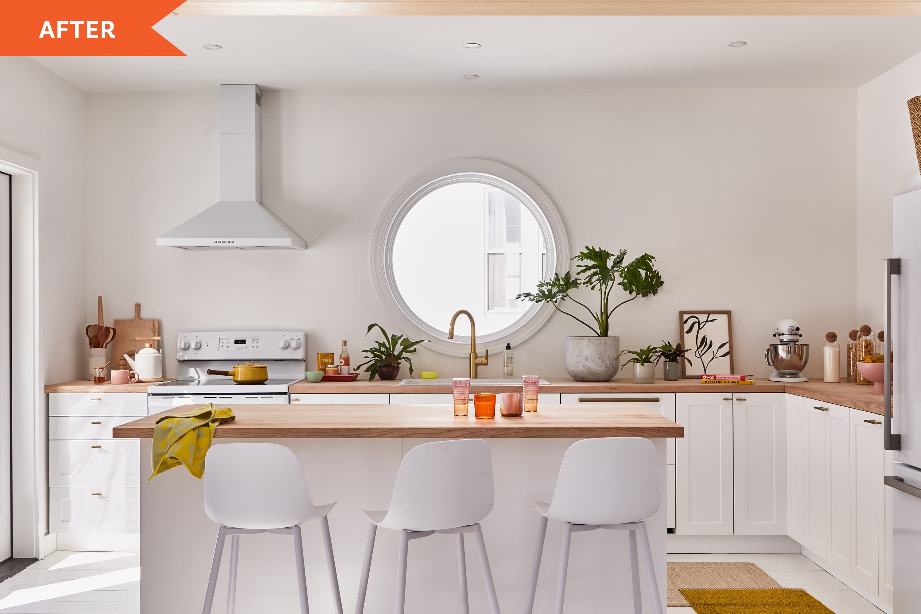 Before and After: A Small Dirty Kitchen Gets a Scandi Minimalist Glow ...