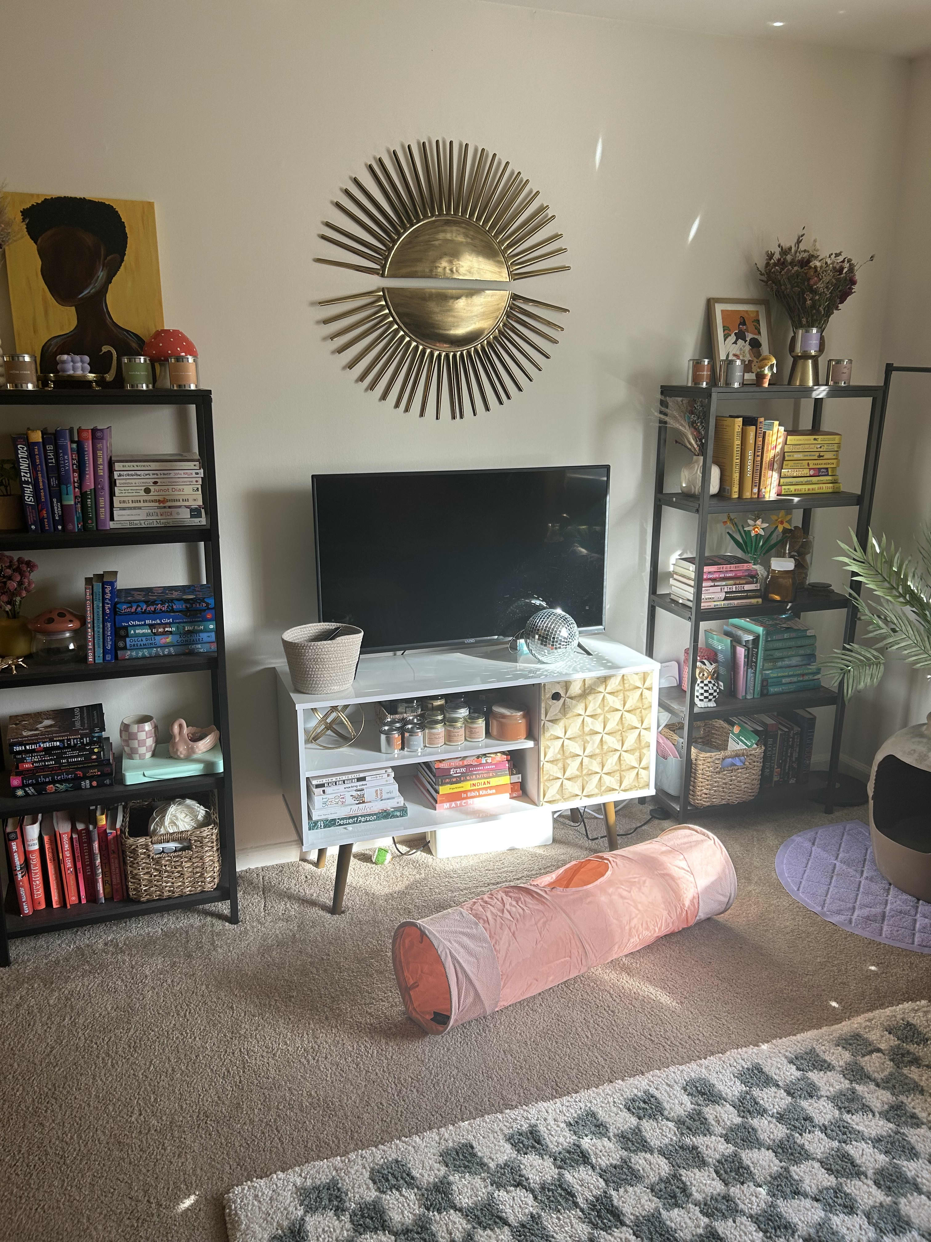 See Julia's 494-Square-Foot Apartment in Virginia from the Small/Cool ...