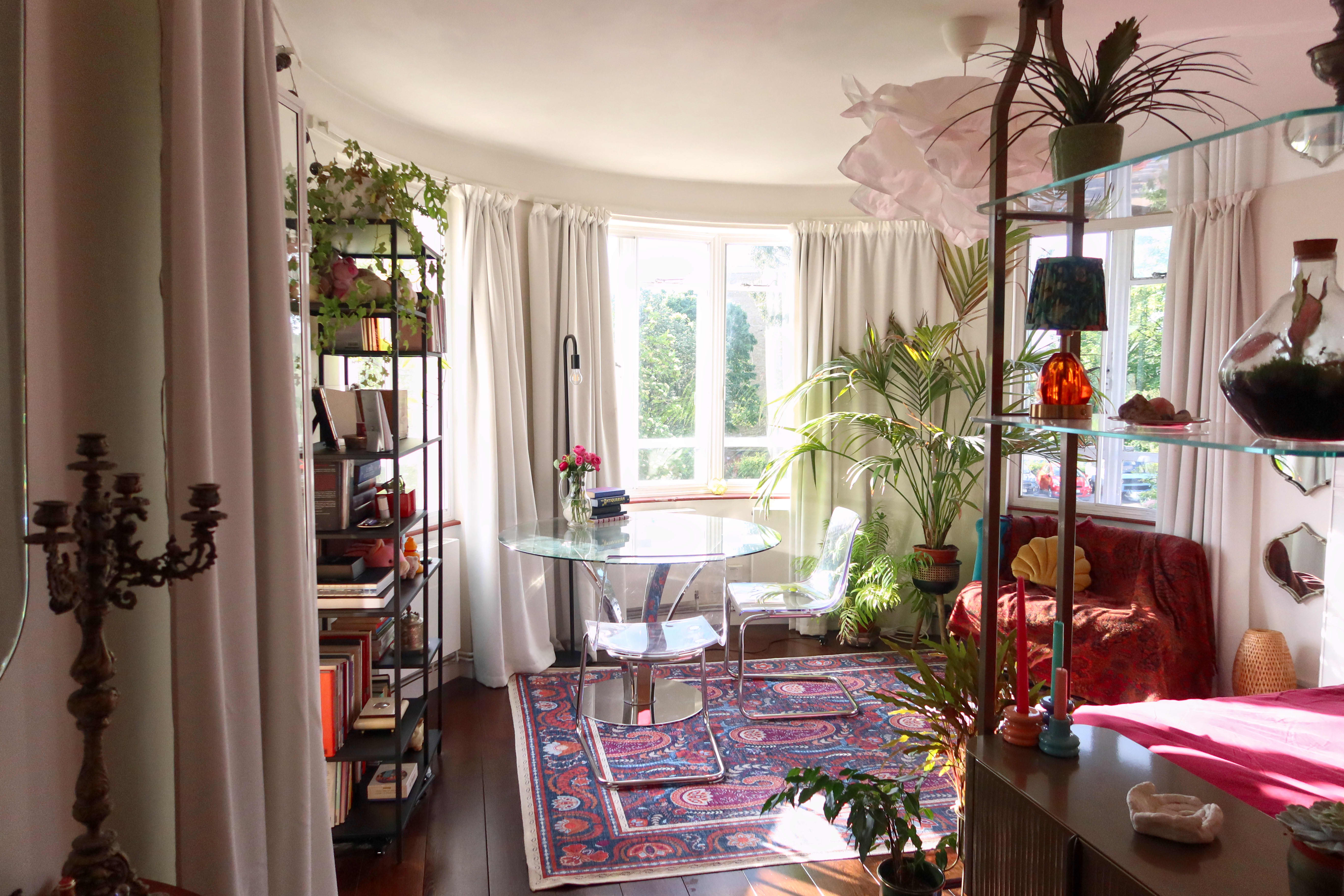 See Mai's 360-Square-Foot Studio in United Kingdom from the Small/Cool ...