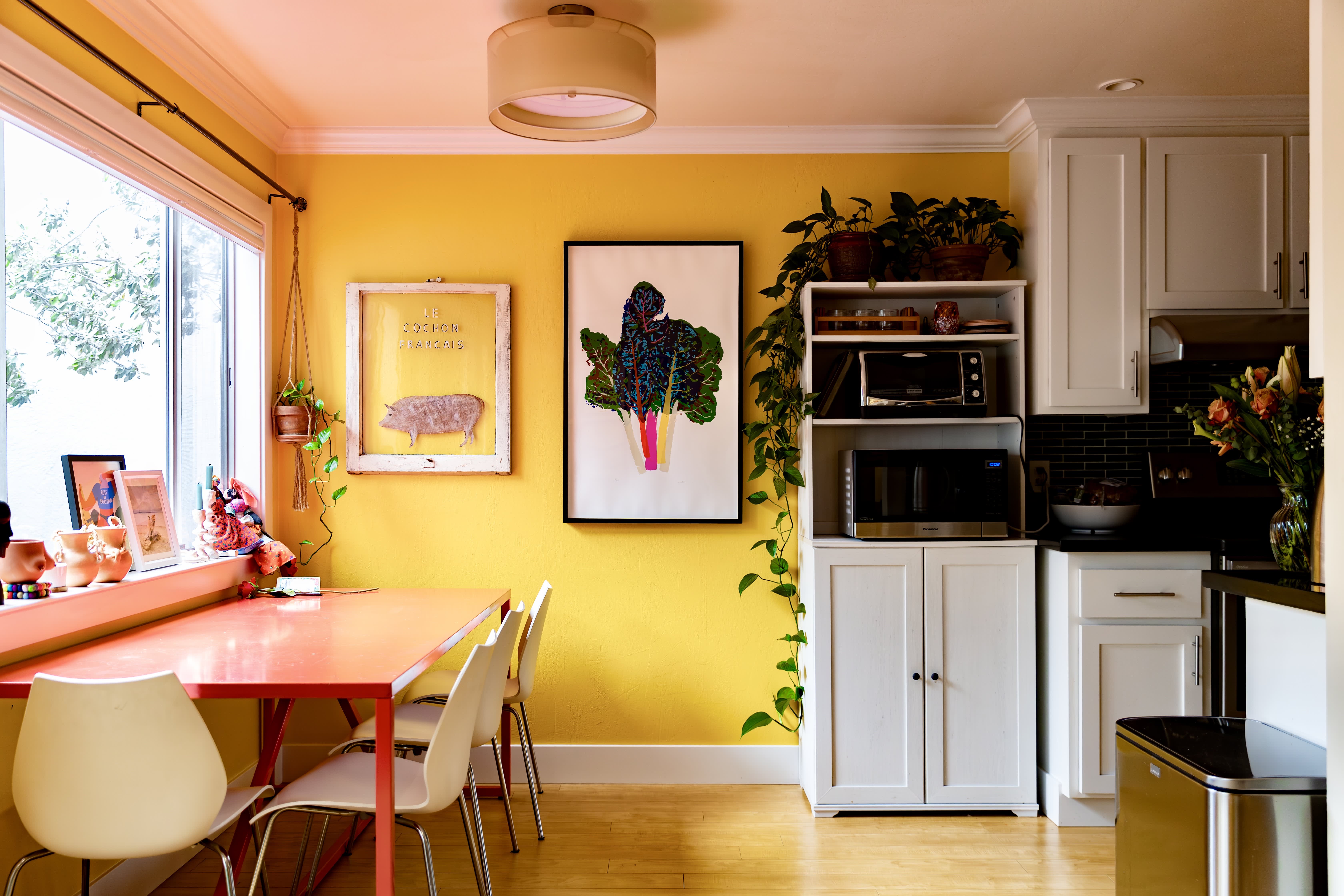 See Atira's 882-Square-Foot Apartment in California from the Small/Cool ...