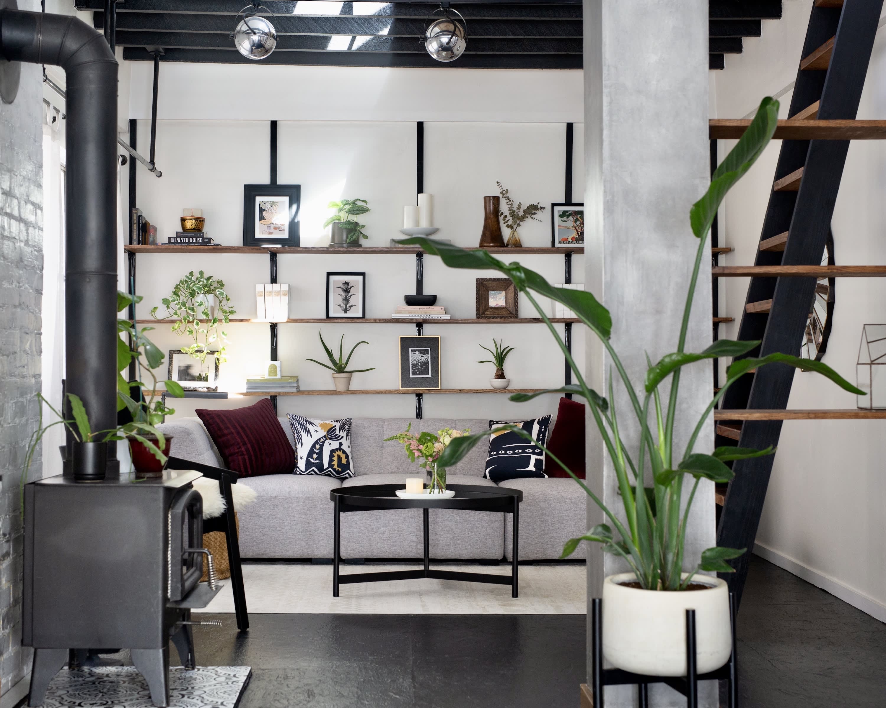 See Marina's 610-Square-Foot Loft in Oregon from the Small/Cool Contest ...