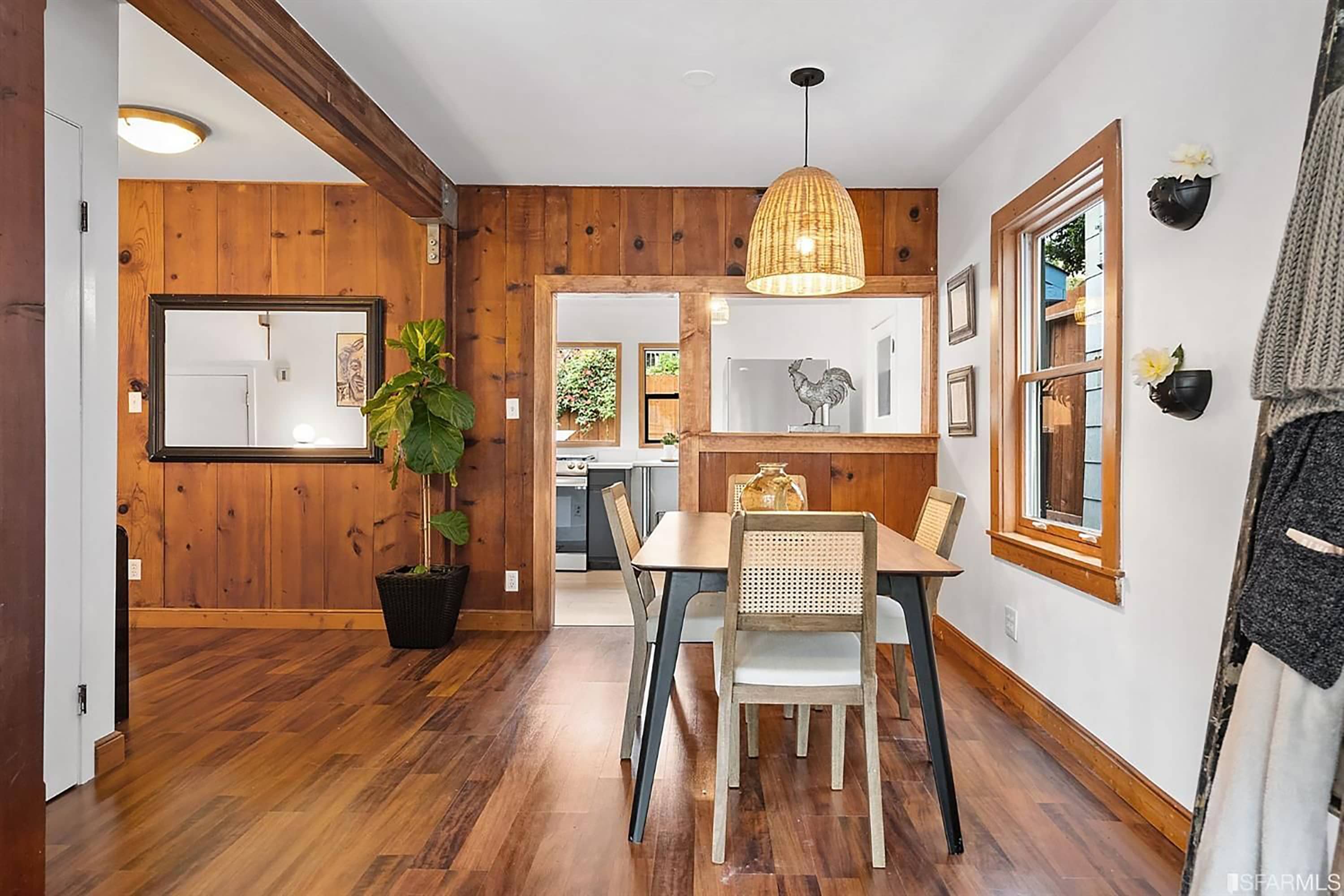 900 Square Foot Apartment