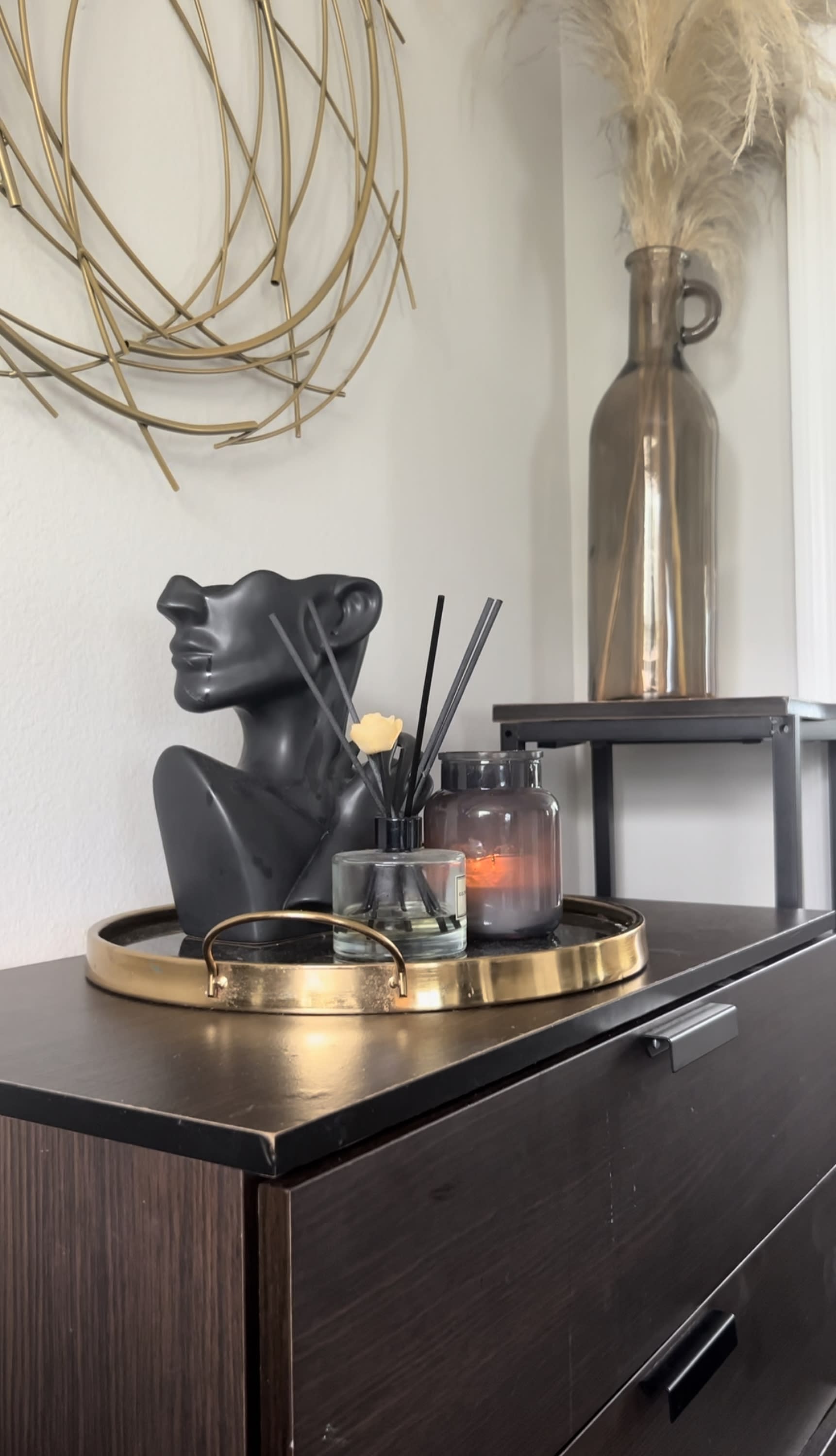 About Mia Diamond | Dorm Therapy