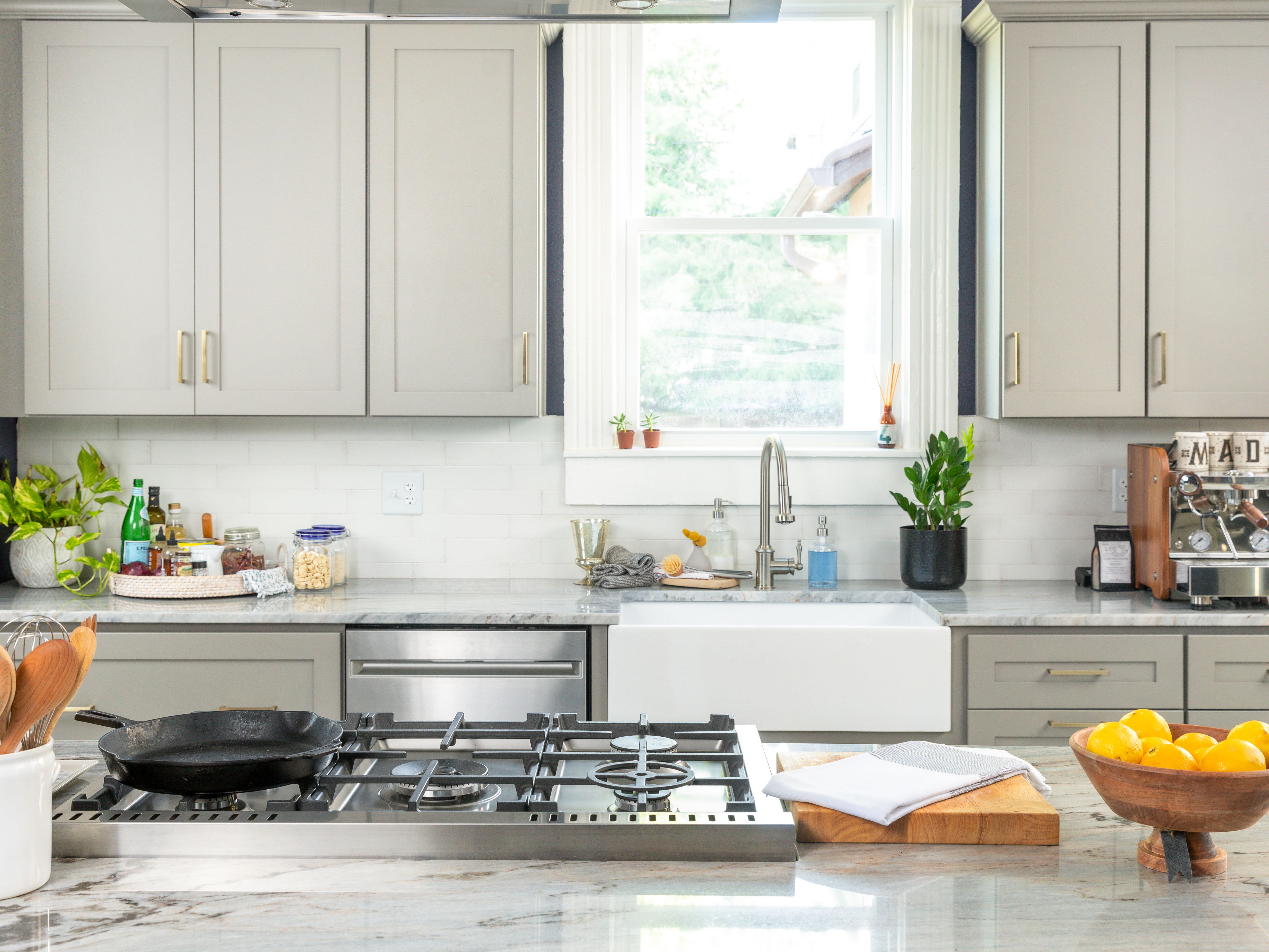 How Young Kids Can Help in the Kitchen: A List of Activities by Age ...