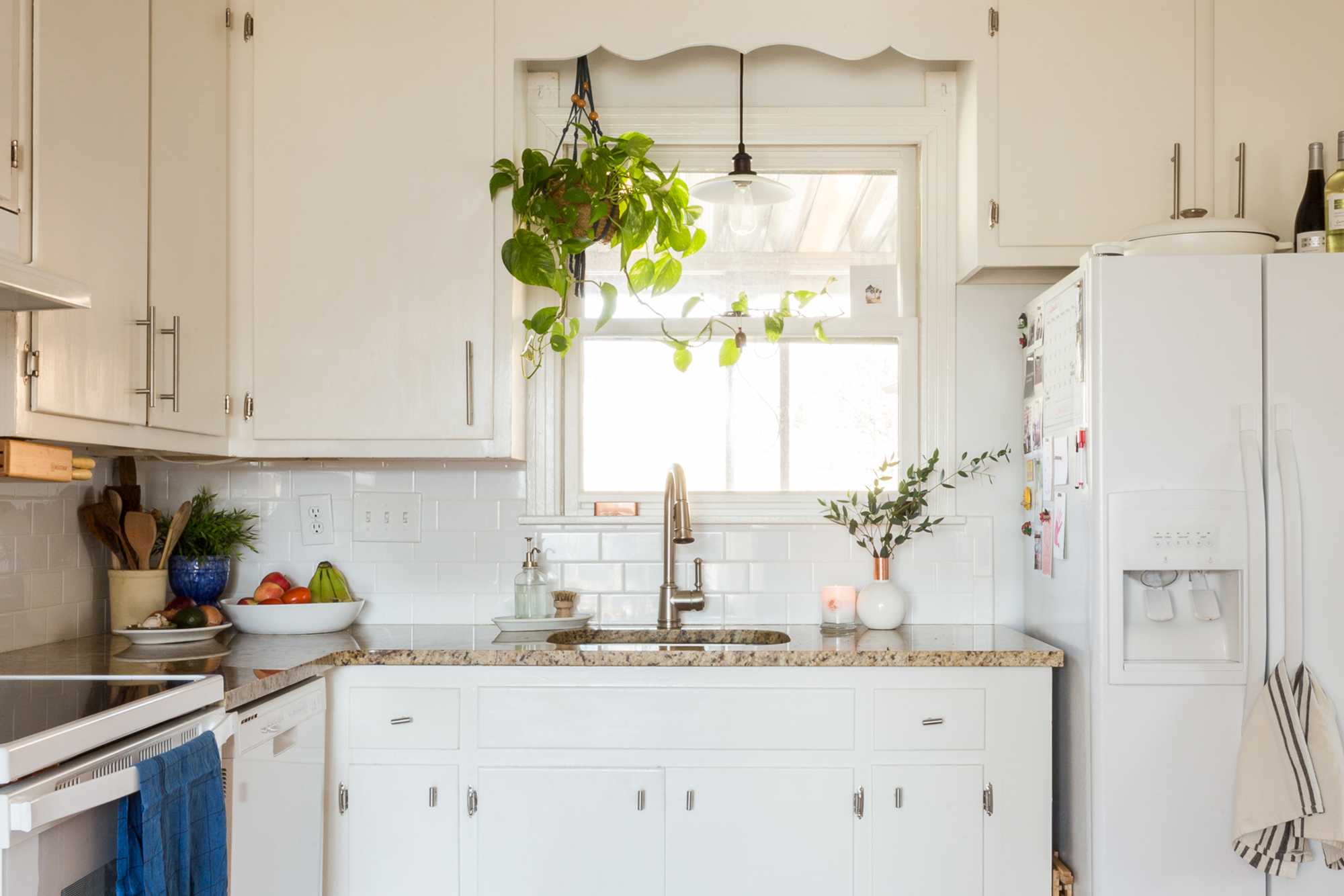 The Best Way to Remove Turmeric Stains on Kitchen Countertops | The Kitchn