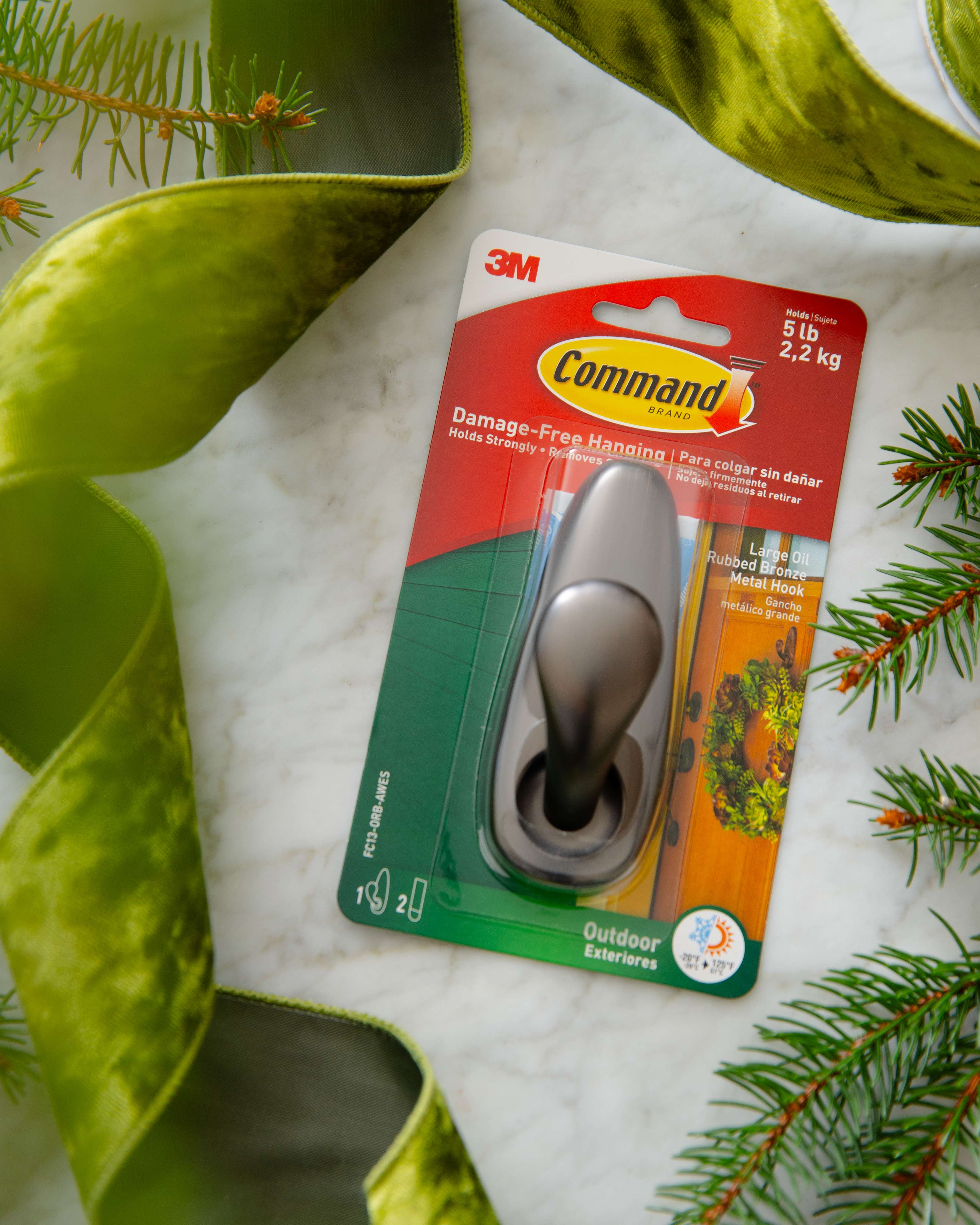 This Holiday Wreath Trend Is Proof That Bows Make Everything Better ...